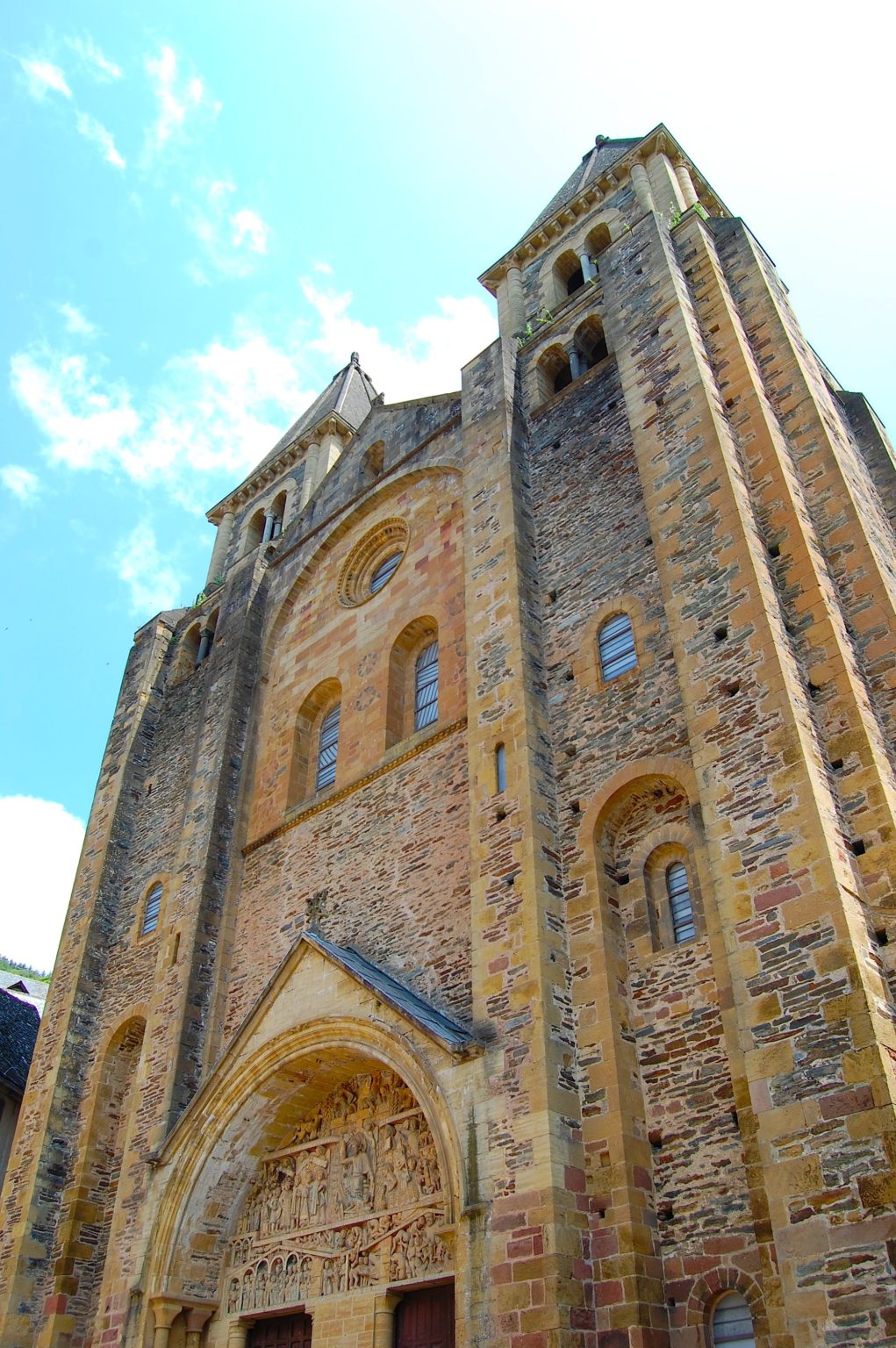 Abadia de Sainte-Foy, Conques – A Riqueza da Arte Românica no Caminho ...