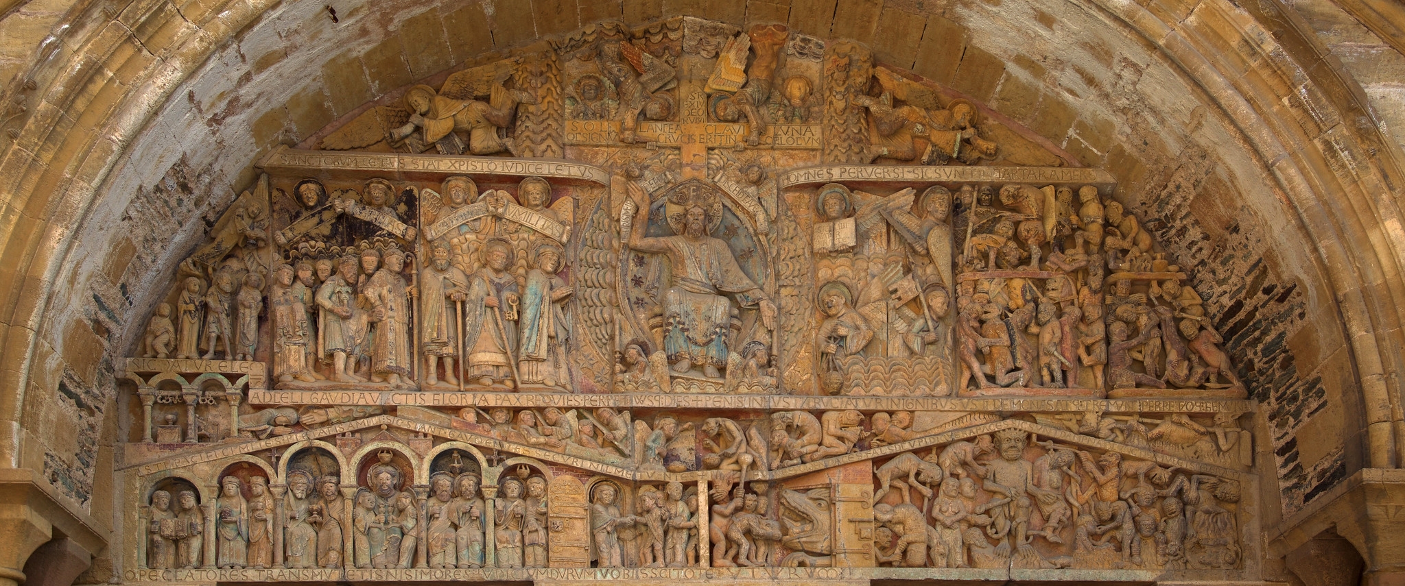 Abadia de Sainte-Foy, Conques – A Riqueza da Arte Românica no Caminho ...